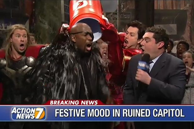 'SNL' Host Chris Hemsworth Dons Thor Costume for Avengers Sketch (Video ...