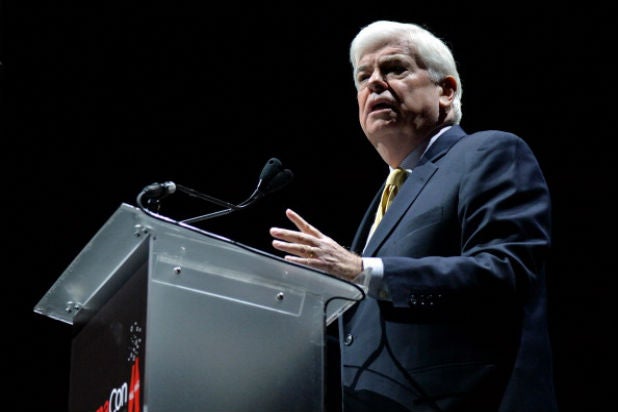 Chris Dodd Renews MPAA Contract to 2018 - TheWrap