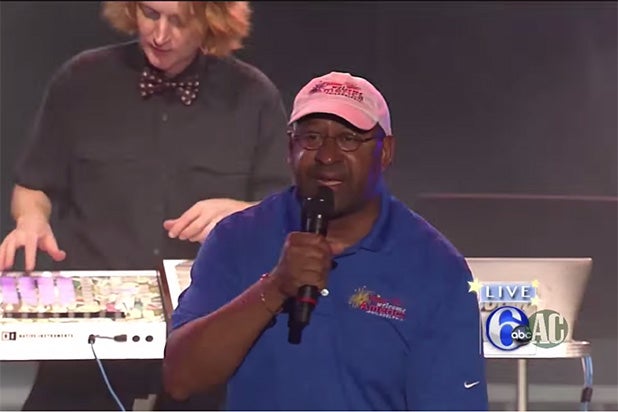 Philadelphia Mayor Performs 'Rapper's Delight' With 'Tonight Show' Band ...