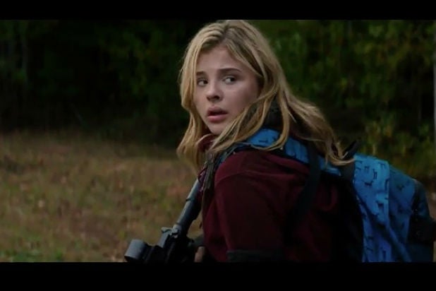 Chloe Grace Moretz Survives Alien Invasion in 'The 5th Wave' Trailer ...