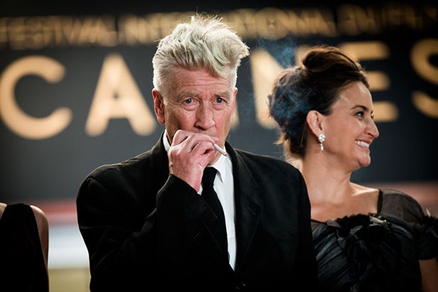 David Lynch Cries During 'Twin Peaks' Standing Ovation at Cannes (Video ...