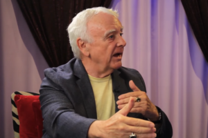 Mark Elliott, Renowned Voiceover Artist of Disney Movie Trailers, Dies ...