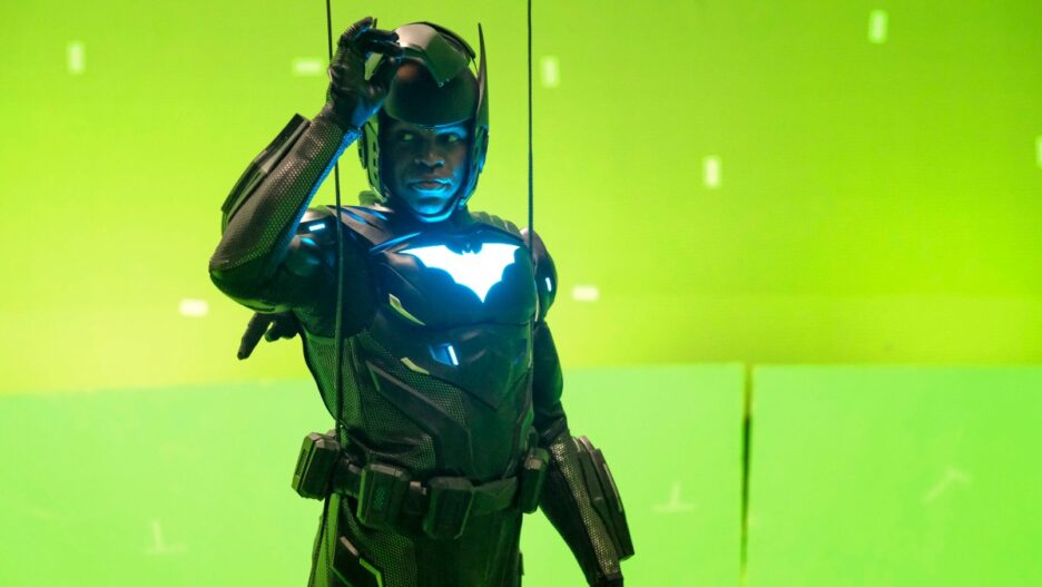 'Batwoman' Star Camrus Johnson on the Power of Batwing's Suit: 'I ...