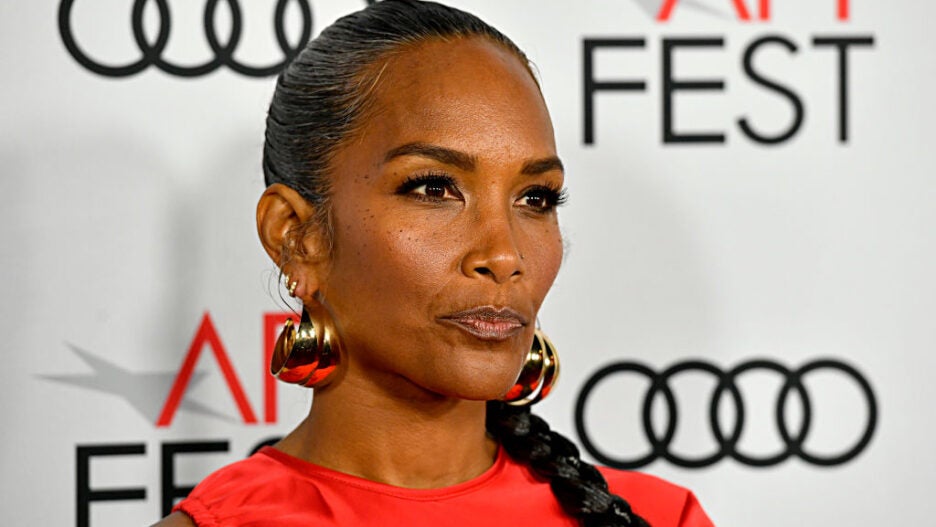 'Girlfriends' Creator Mara Brock Akil Sets Production Company Story27 ...