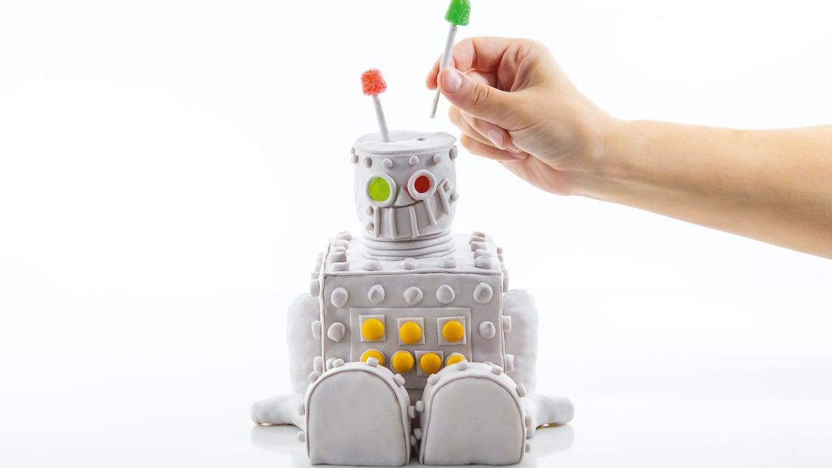 'Nailed It' Toy Robot Cake Recipe Cookbook