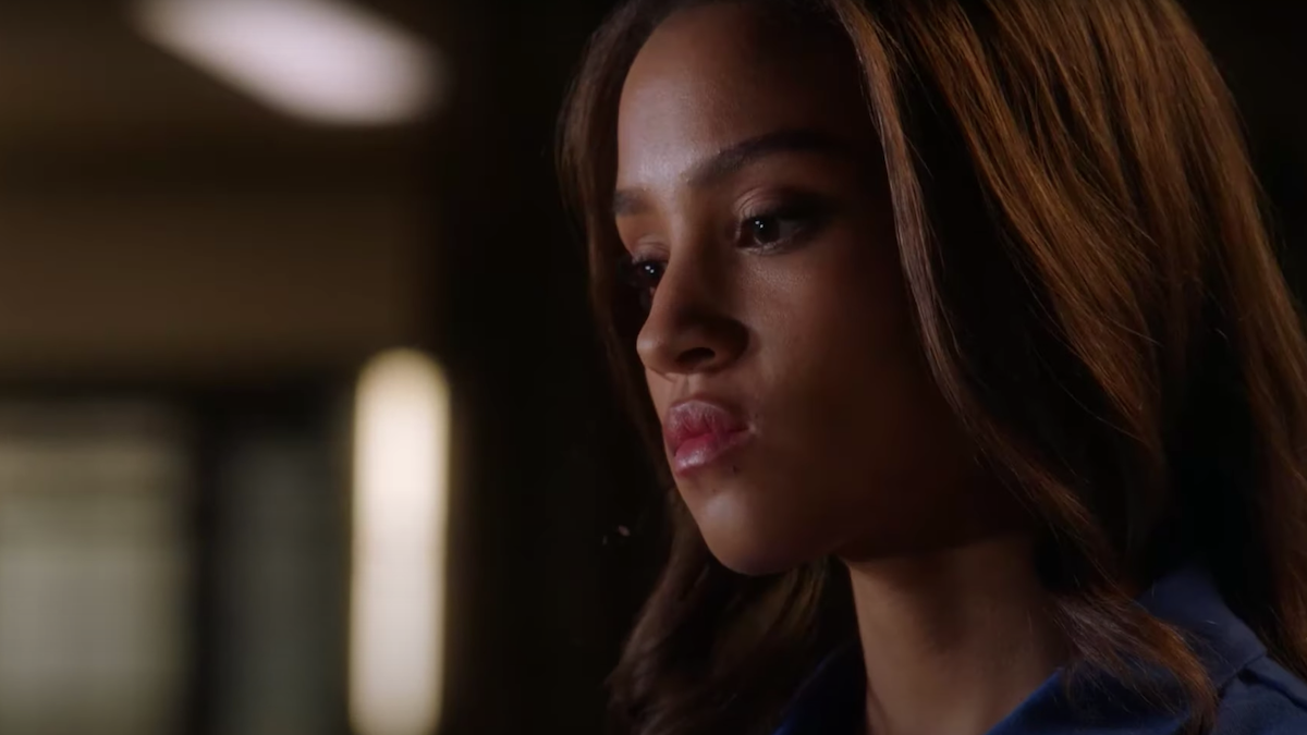 911: May Is Pissed When New Dispatcher Hijacks Her Emergency Call