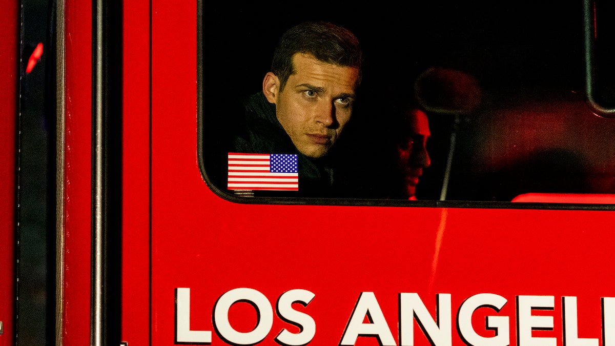 Fox 9-1-1 Video Preview: Buck, Bobby and Hen Go Looking for a Man Who ...