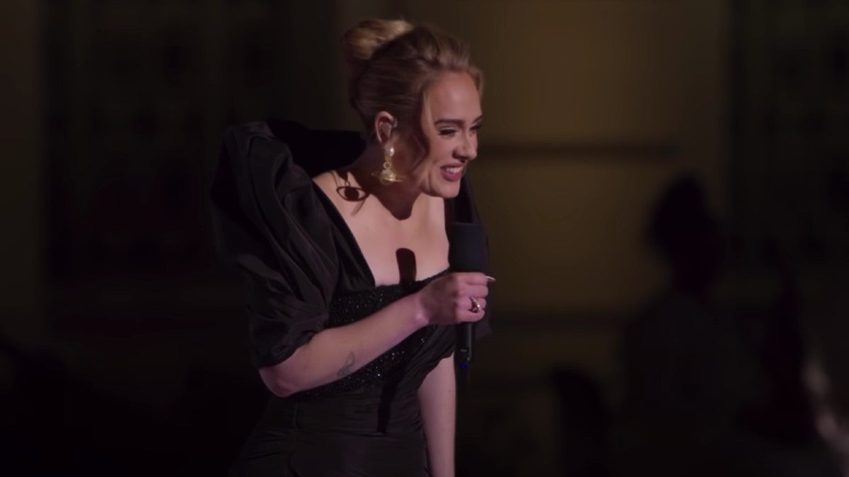 Adele Helps Fan Pull Off Surprise Engagement (Video)