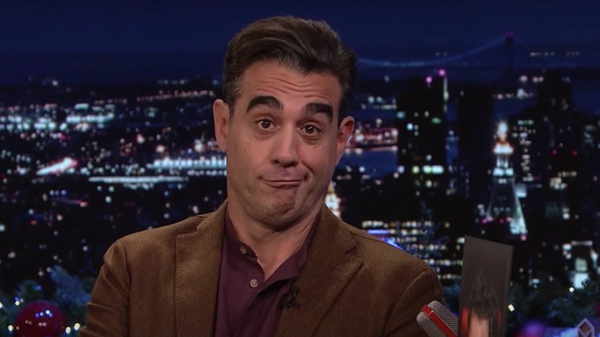 Bobby Cannavale Assures Jimmy Fallon He Is Not Brad Garrett