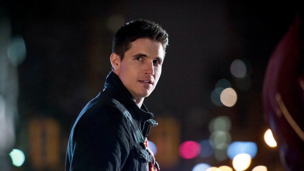 Upload Season 2 Finale: Robbie Amell Says Nathan Is in Trouble