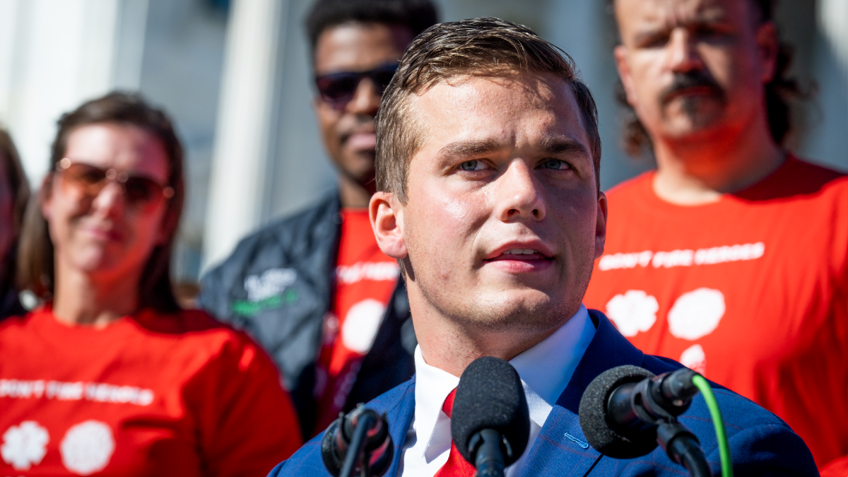 Merriam-Webster Tries to Explain Cocaine-Related Phrase 'Key Bump ...