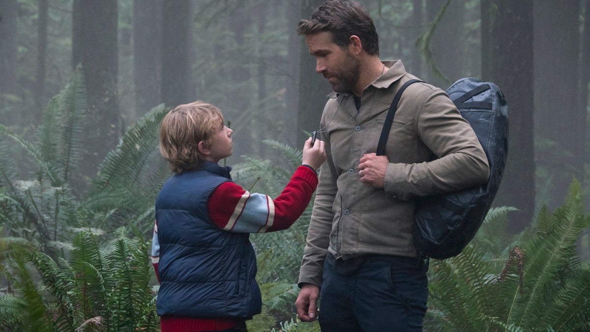 The Adam Project: Ryan Reynolds Co-Star's Deadpool Fandom Helped With ...