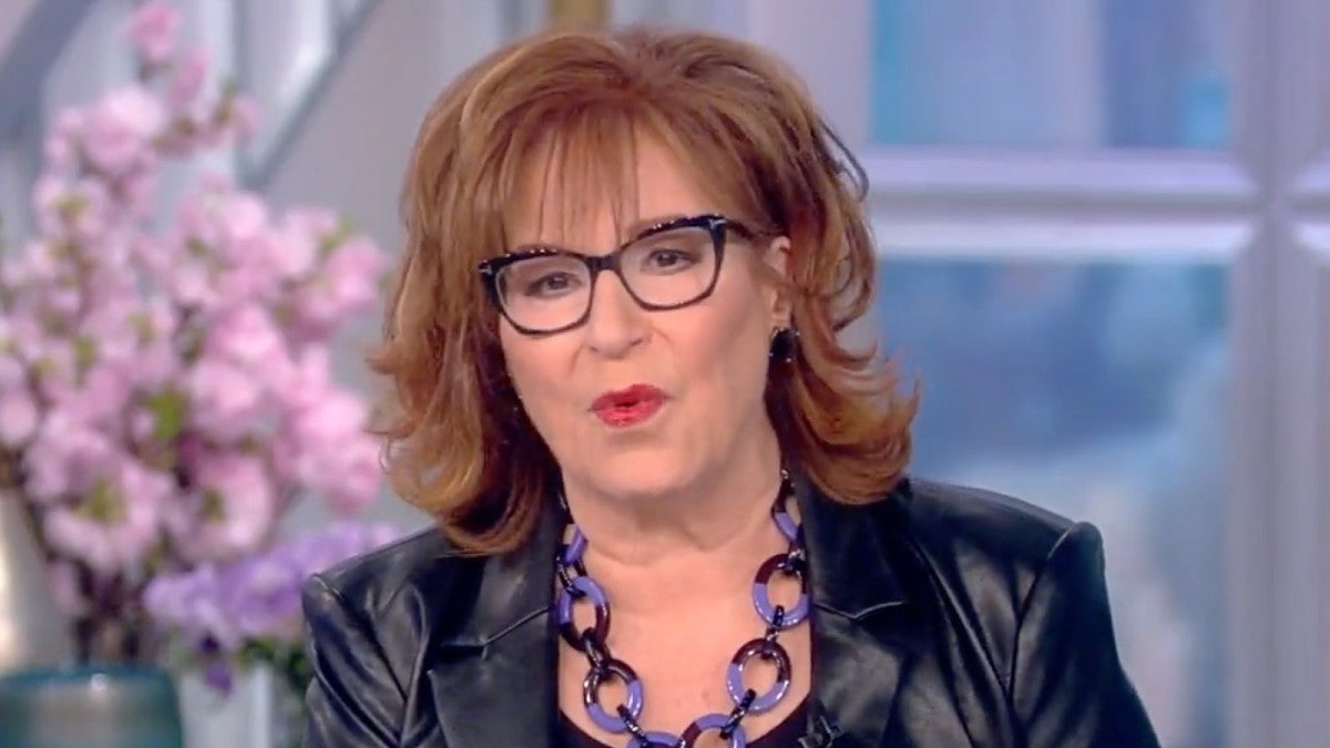 The View: Joy Behar Calls Out Dr Oz For Being a Republican