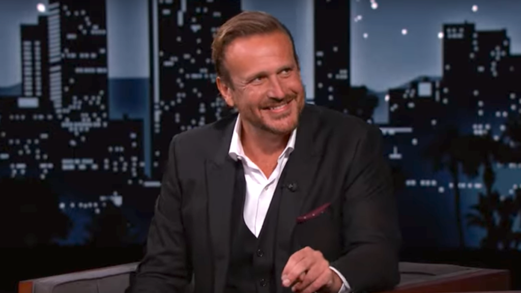 Jason Segel Shares 'Crazy Story' of How Kobe Bryant Helped Him Land a ...