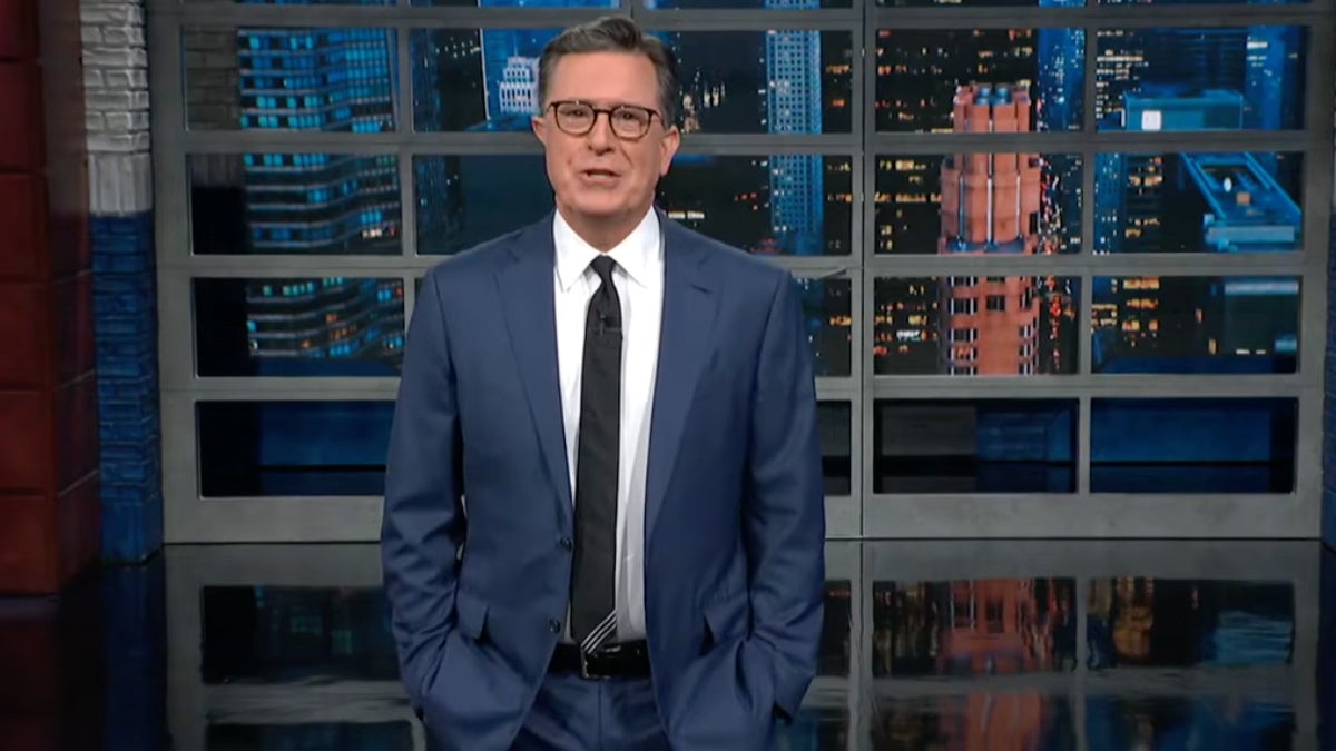 Colbert on That Bernie Sanders Capitol Steps Photo: ‘He Looks Like the ... Colbert on That Bernie Sanders Capitol Steps Photo: ‘He Looks Like the ...