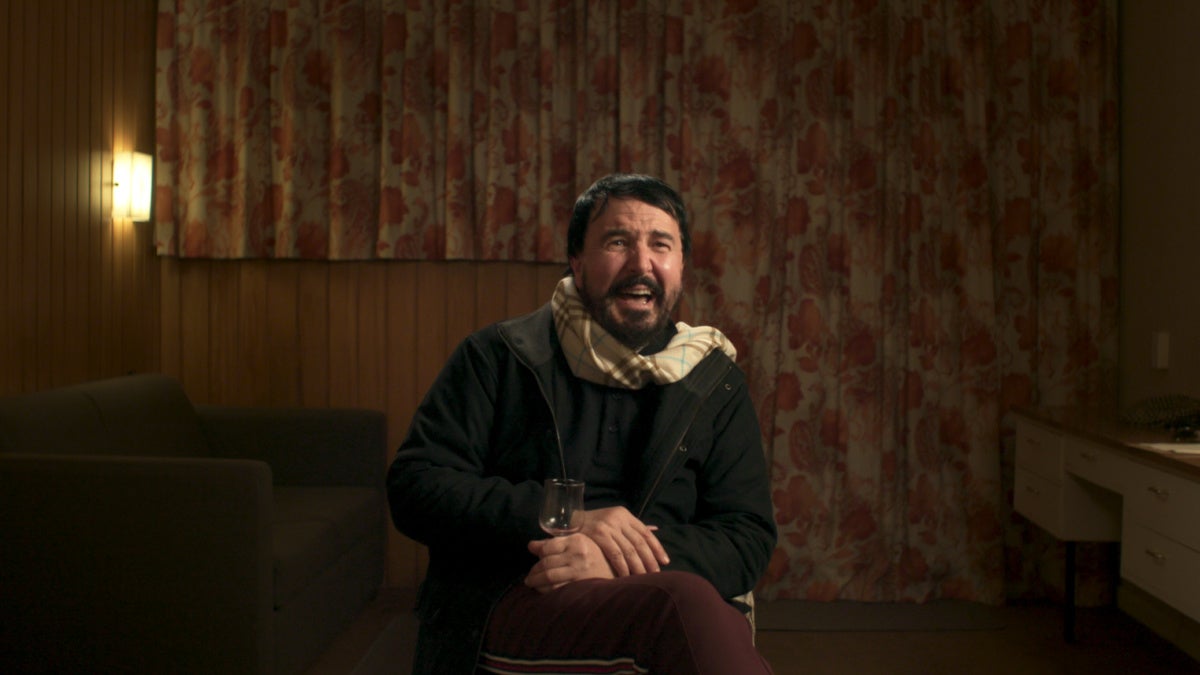 Mister Organ Review: A Captivating Portrait of a Con Artist