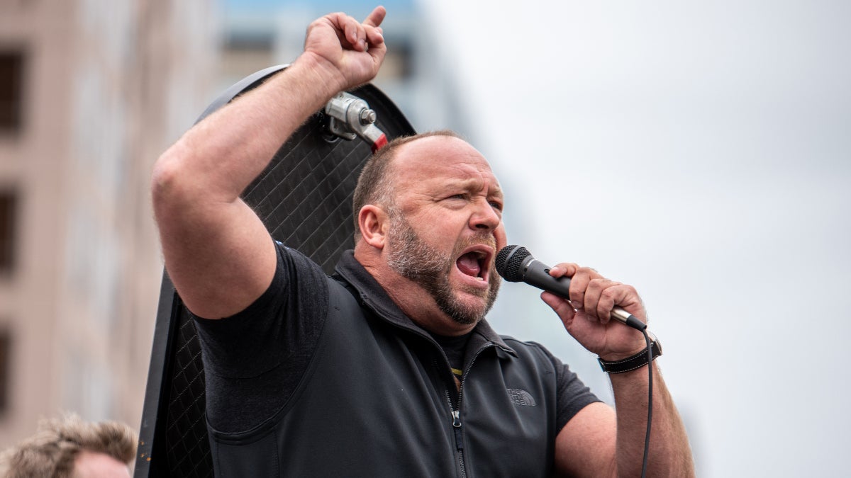 Alex Jones’ Ex-Wife Says His Onscreen Mania Is Not an Act: He’s Crazy ...