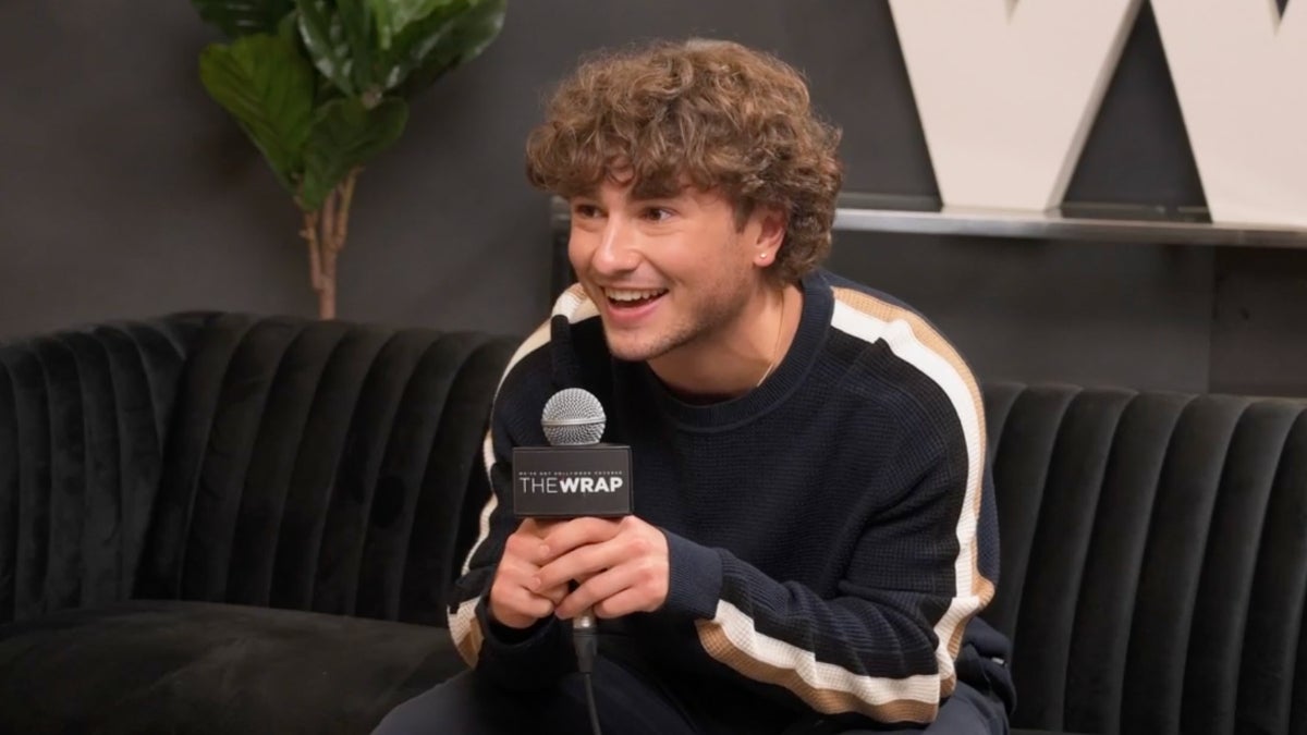 Spielberg's 'The Fabelmans': Gabriel LaBelle Talks Landing the Lead (Video)