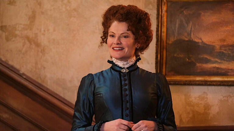 Ghosts Season 2: Rebecca Wisocky on Hetty's Mission to Let Loose