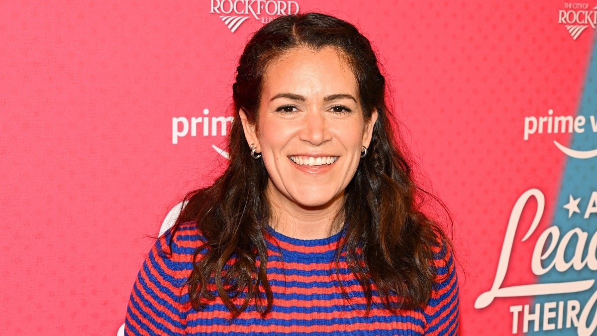 Michelle Obama Challenges Ellen Degeneres to #GimmeFive Dance (Video)