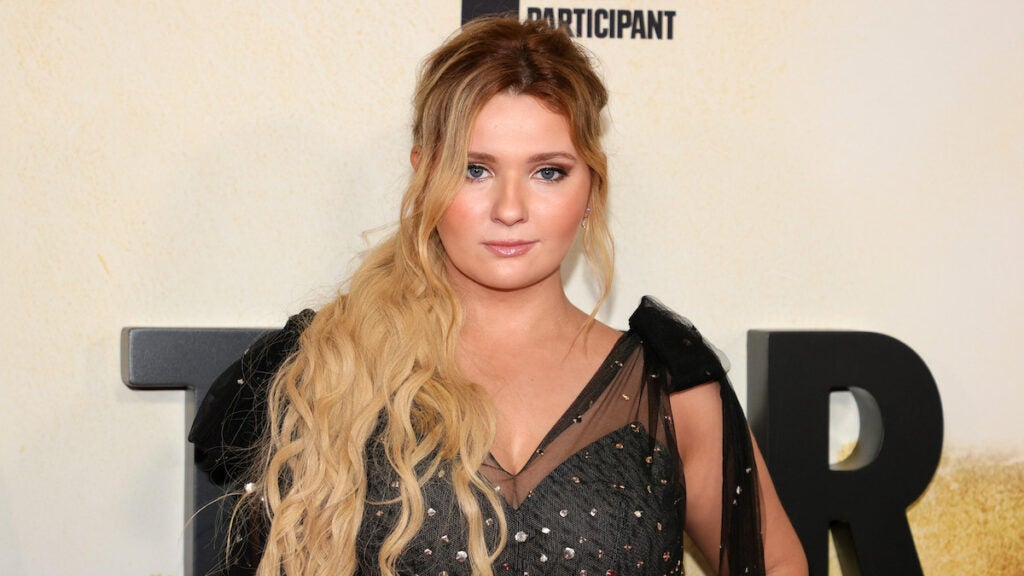 Abigail Breslin Reveals She Is a Domestic Abuse Survivor