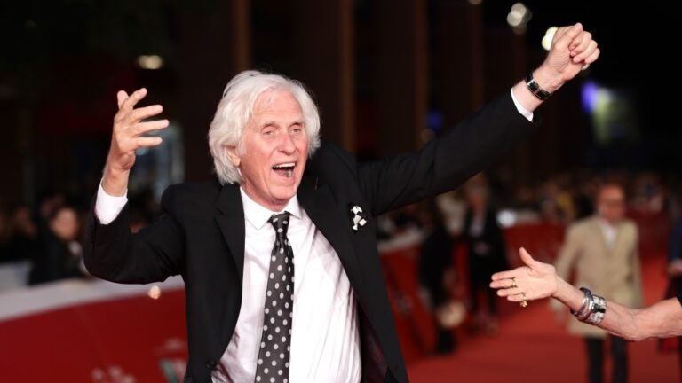 Douglas Kirkland, Groundbreaking Hollywood Film and Celebrity ...