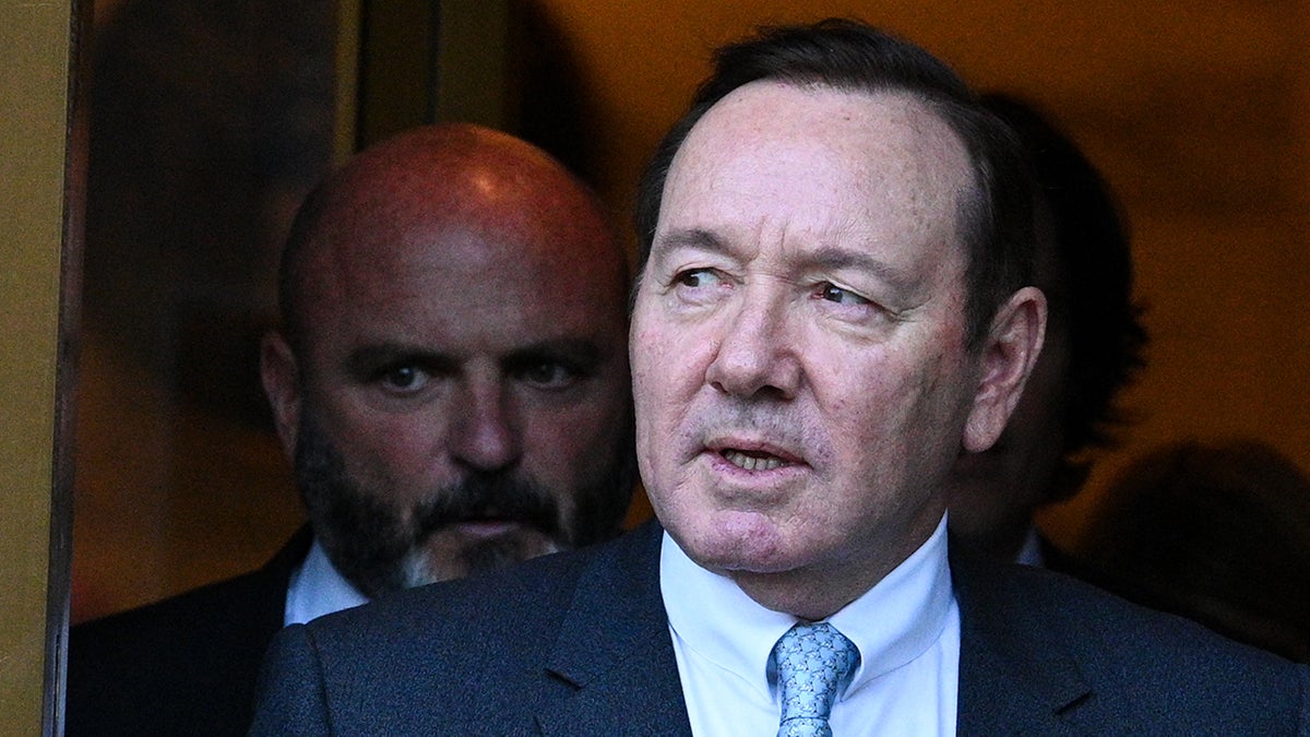 Kevin Spacey Trial Opens With Anthony Rapp Lawyers Detailing 1986 ...