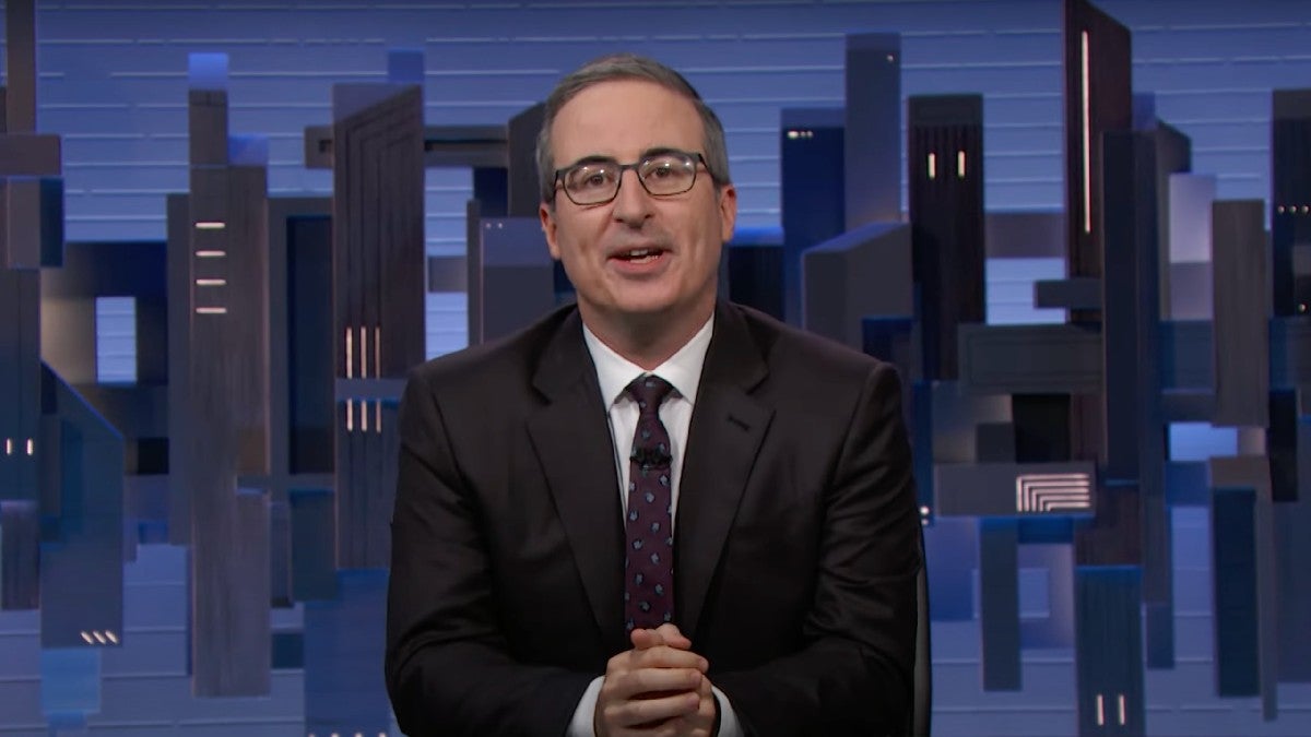 John Oliver: Fox News Viewers Should Feel 'Betrayed' by Hosts' Texts