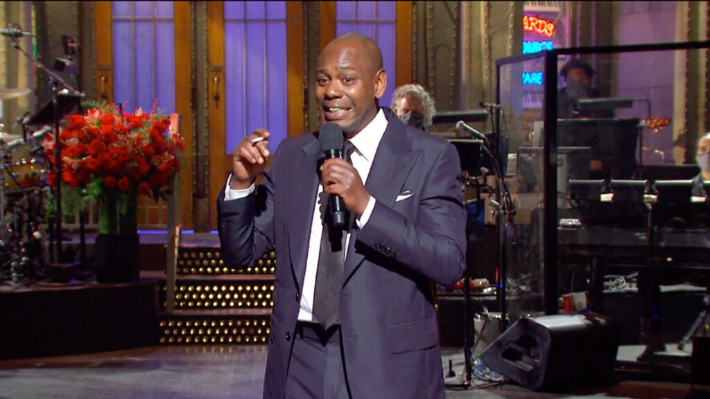 Jon Stewart Defends Dave Chappelle's 'SNL' Monologue on Antisemitism ...