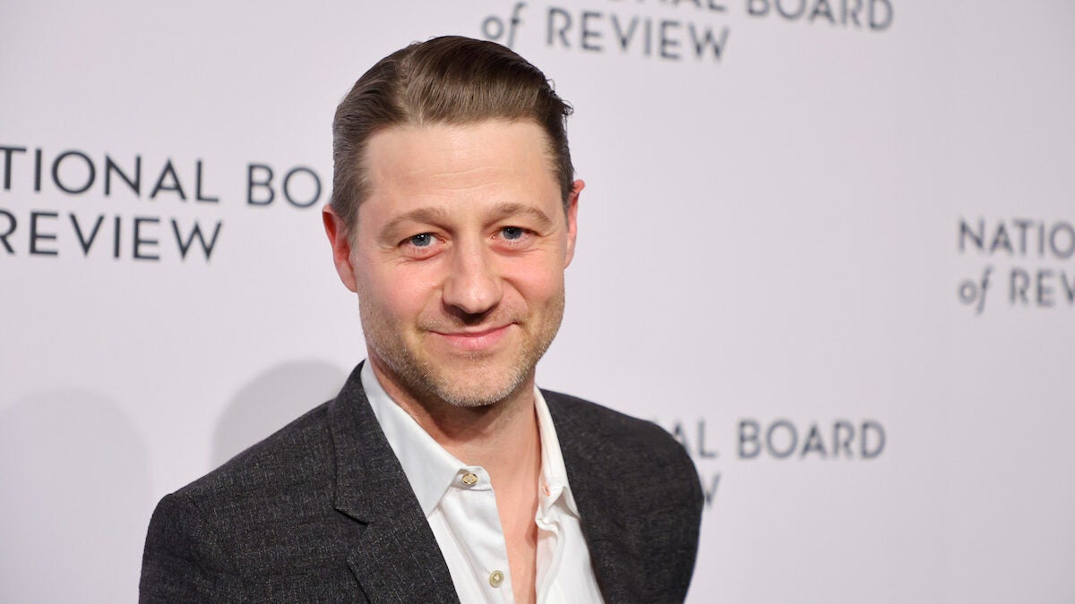 Ben McKenzie Reacts to Bankman-Fried Arrest and Cryptocurrency Fallout: 'Largest Ponzi Scheme in ...