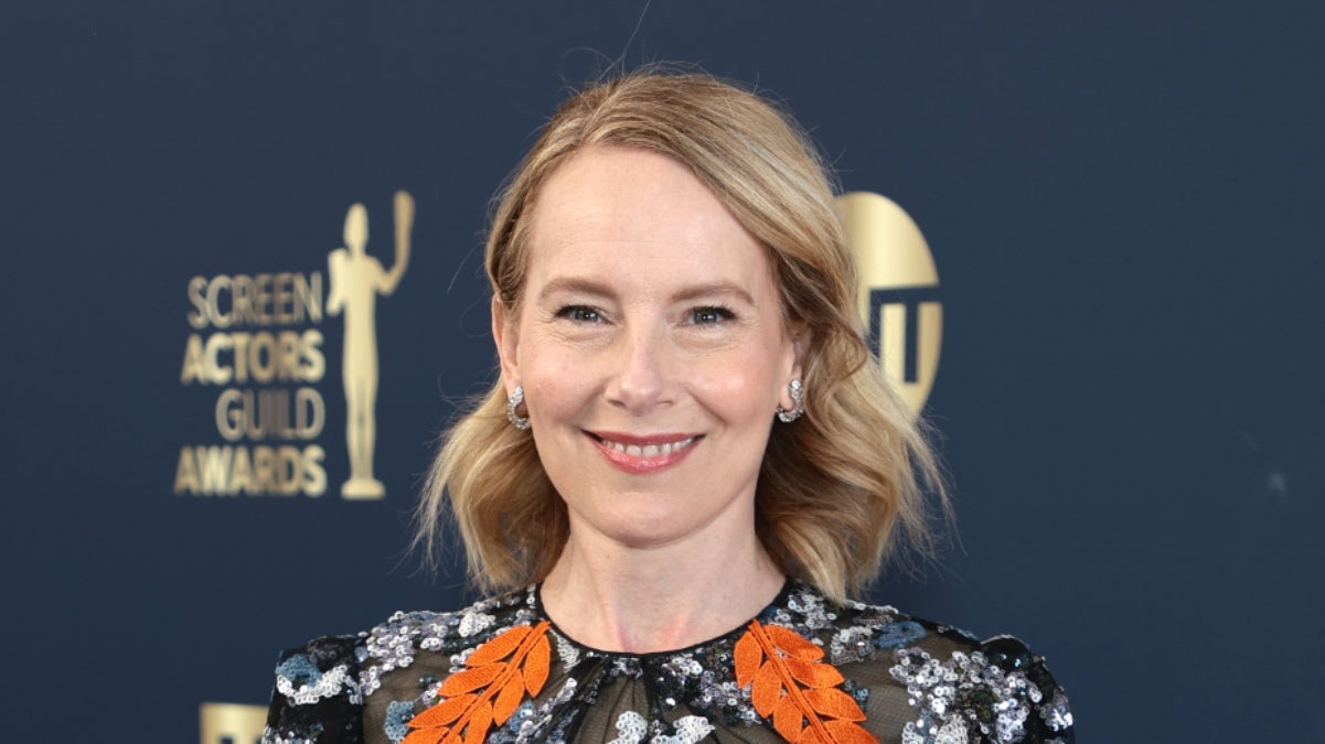 Amy Ryan Joins George Clooney, Brad Pitt in Untitled Thriller for Apple ...