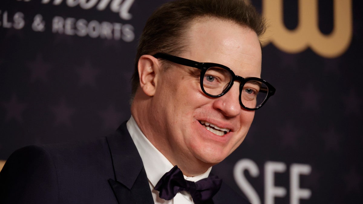 Brendan Fraser Breaks Down In Tears While Accepting Best Actor at ...