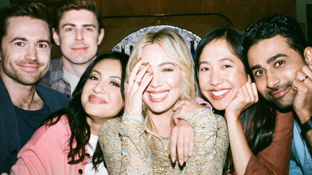 How I Met Your Father Cast, Characters and Cameos (Photos)