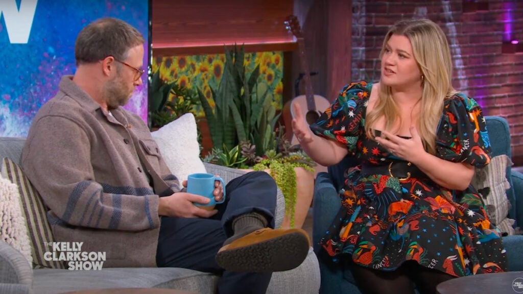 Jake Gyllenhaal Calls Out Kelly Clarkson for Calling Acting a Fake Job