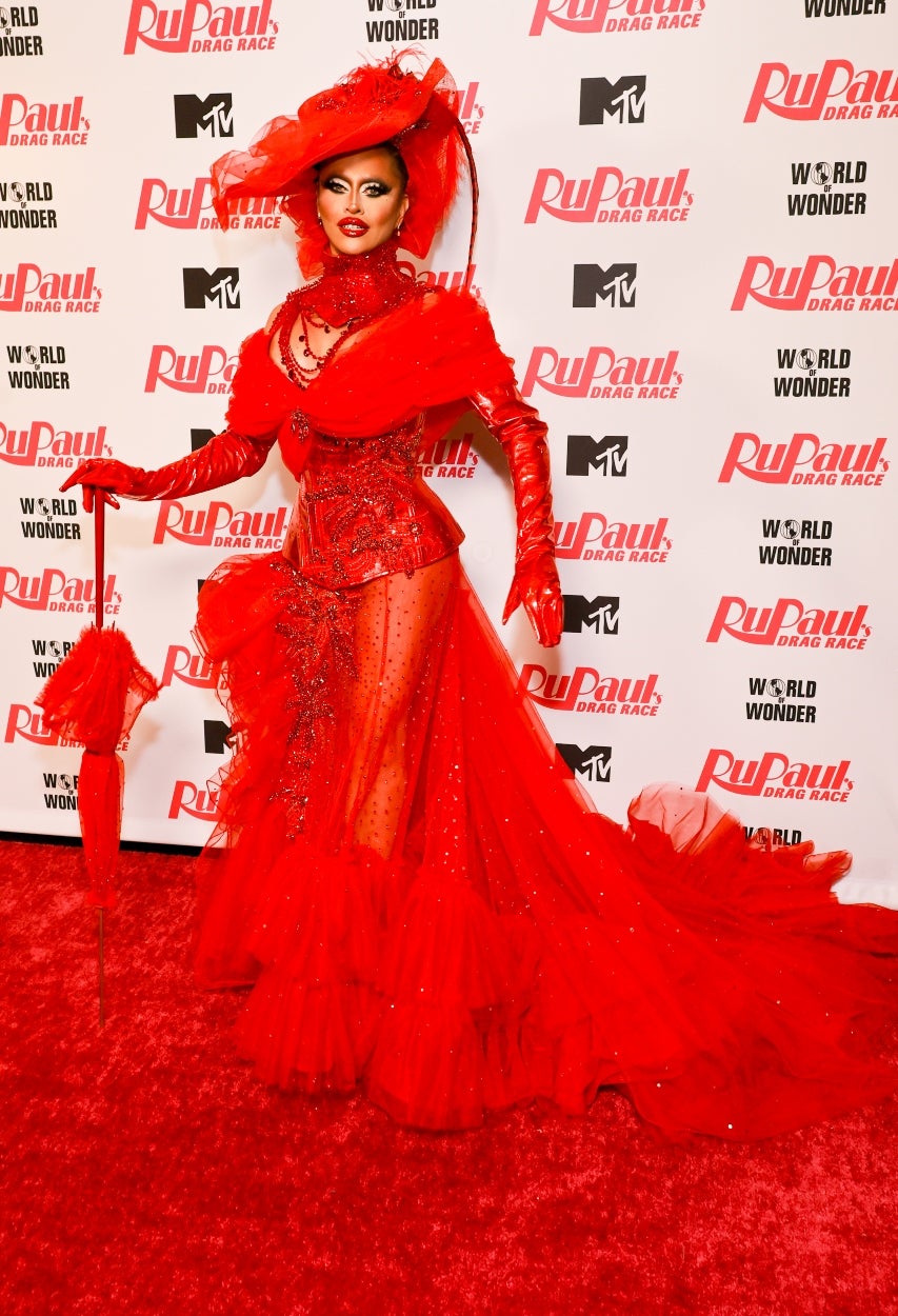 Sasha Colby Walks Us Through Her Iconic "Goddess" Routine