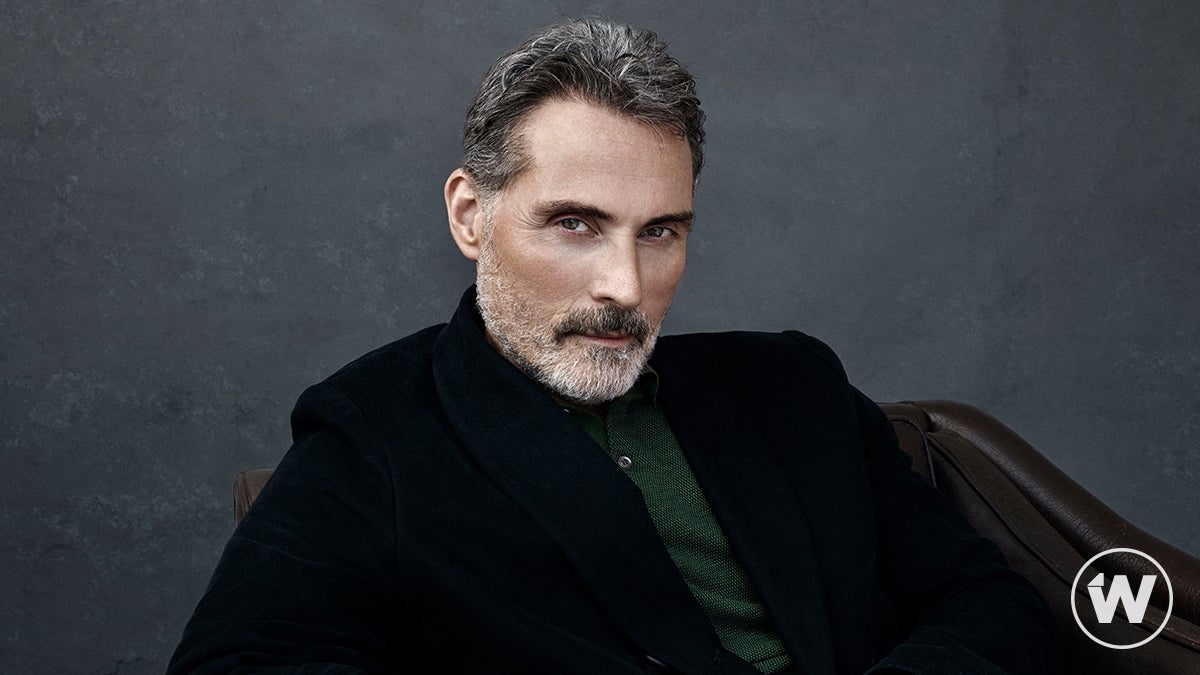 Rufus Sewell Found the Key to The Diplomat in Screwball Comedies