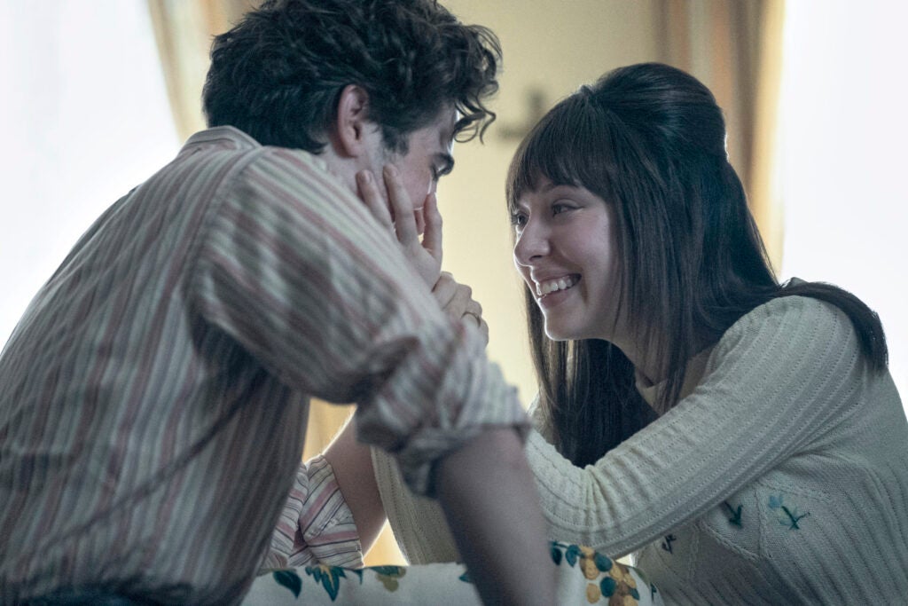 Rachel Weisz and Her Stand-In Talk Filming Dead Ringers