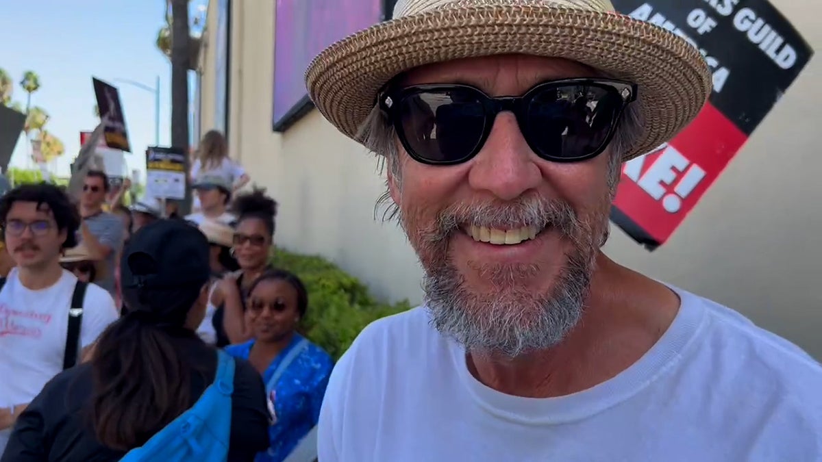 'Succession' Star Alan Ruck Responds to Indie Filming During Strike