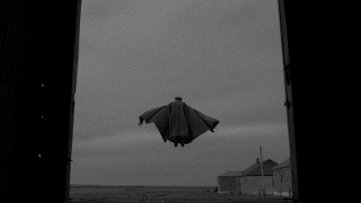 El Conde Review: Pablo Larraín Fashions a Fiercely Original Vampire ...