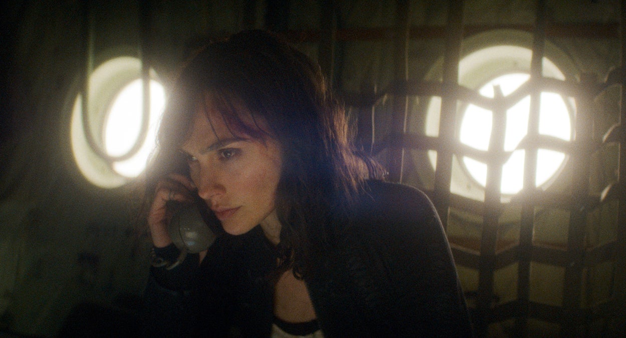 Heart of Stone Review: Gal Gadot Spy Thriller Feels Algorithmic