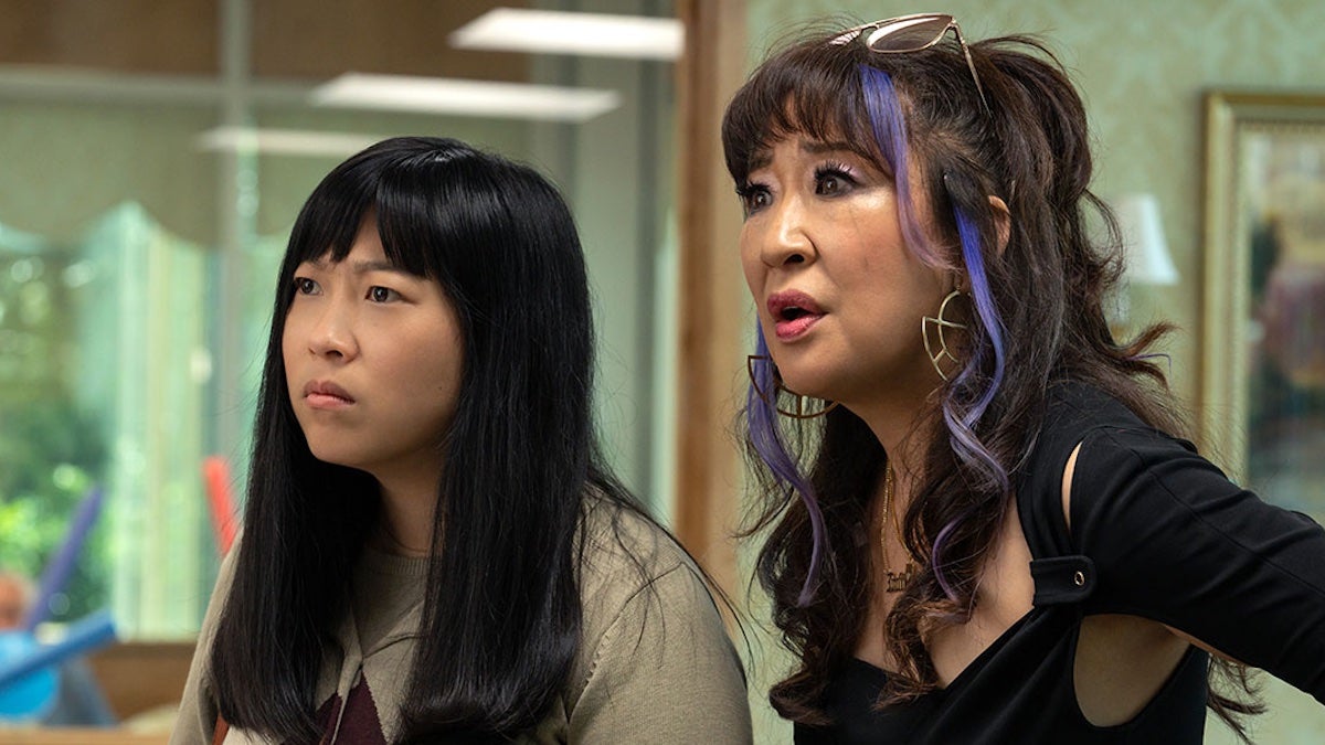 Quiz Lady Review: Awkwafina and Sandra Oh Square Off in Silly Comedy