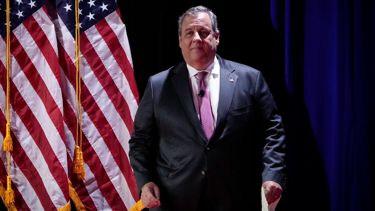 Donald Trump Posts Fatphobic Clip Targeting Chris Christie (Video ...