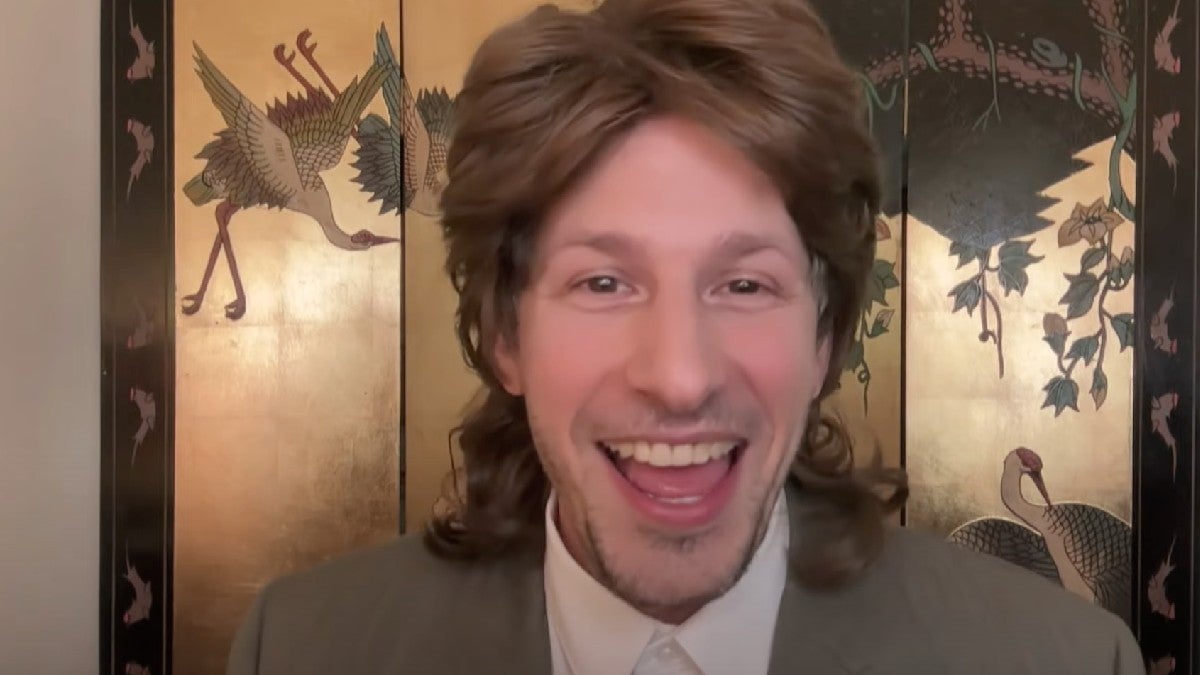 Andy Samberg Crashes 'Late Night' as Steve Winwood