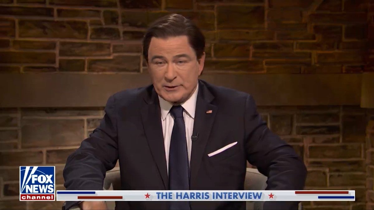 'SNL': Alec Baldwin Returns - as Bret Baier - to Roast Kamala Harris' Fox News Interview | Video